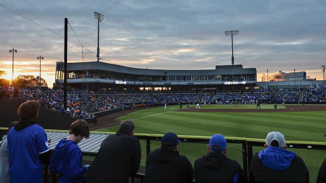 Fan support grows as Kentucky baseball surges in SEC race | Lexington ...