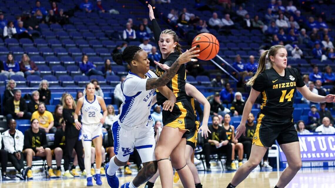 Reserve Eniya Russell steps up in UK’s win against Missouri | Lexington ...
