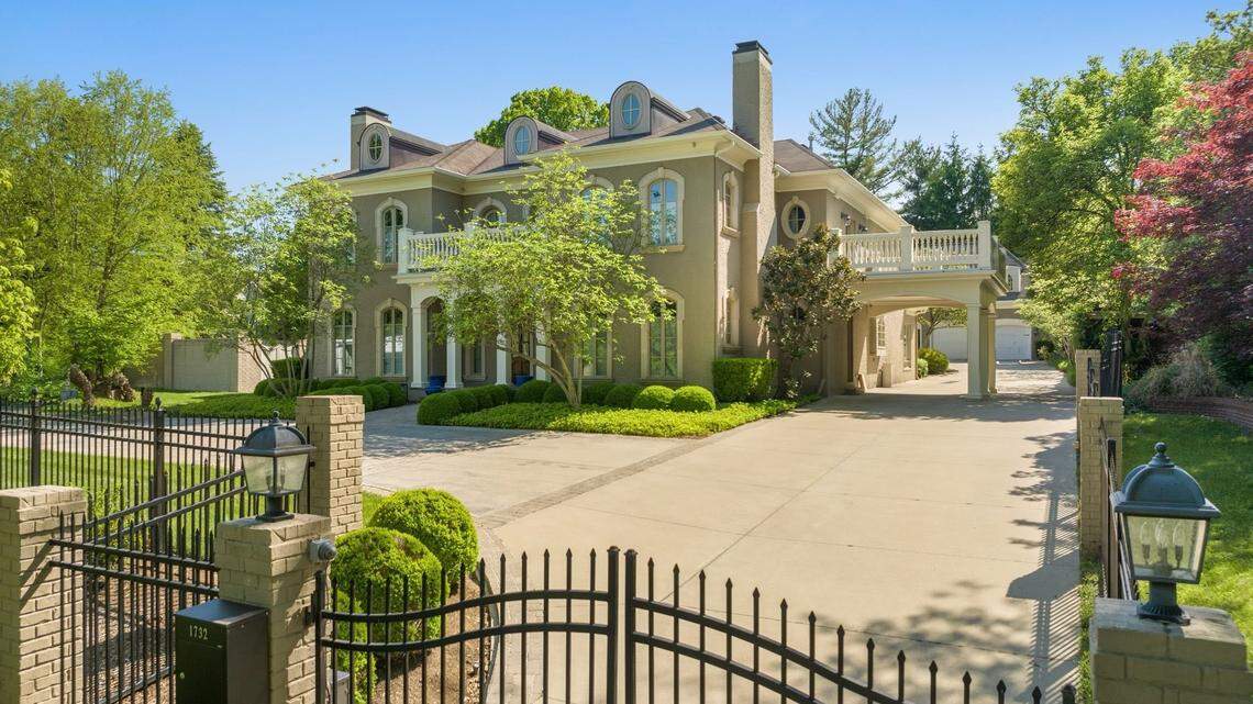Coach Calipari’s Lexington Kentucky house sells $3.4 million ...