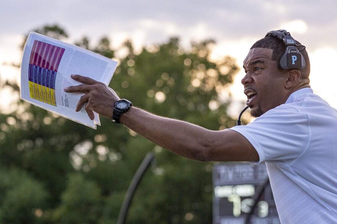 First-year coach J.T. Haskins guides Bryan Station | Lexington Herald ...