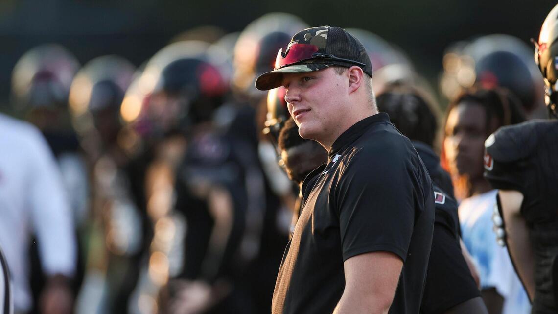 Dunbar Bulldogs football senior recovering from spinal injury ...