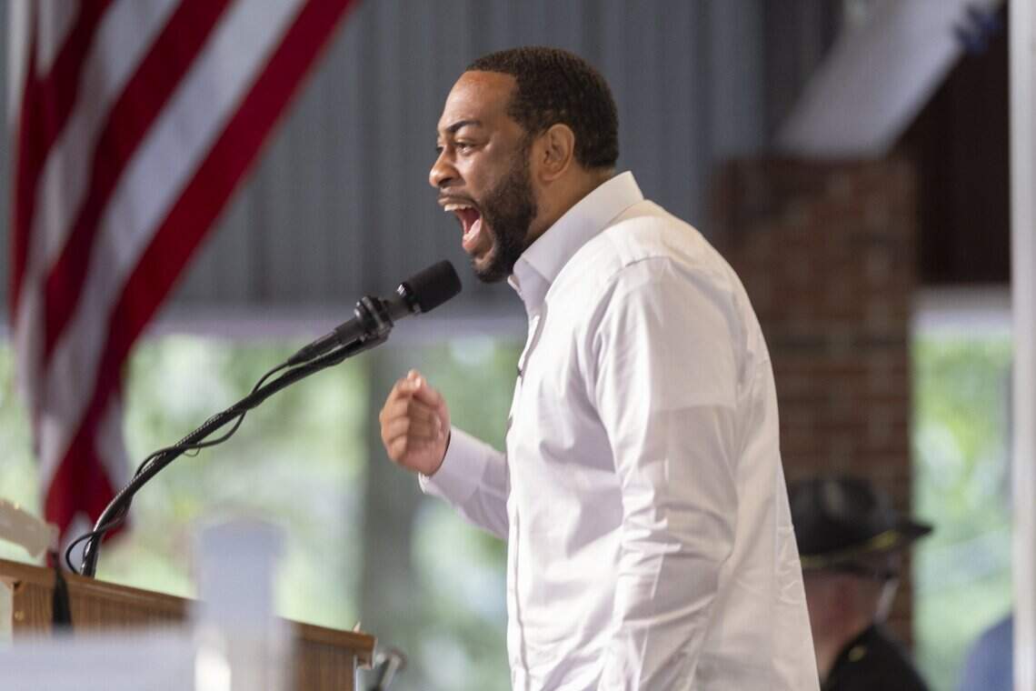 Andy Barr Charles Booker Make Their Cases For Open Ky Senate Seat At