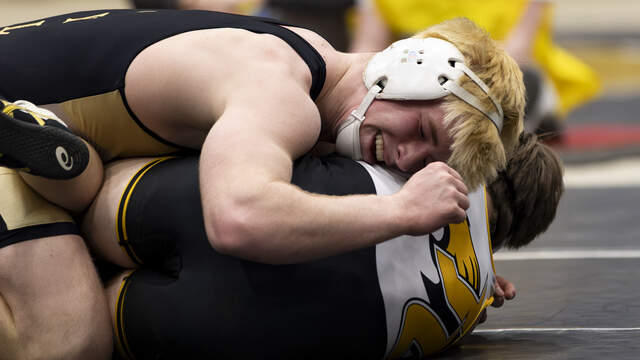Union County’s Raney twins highlight state wrestling meet | Lexington ...