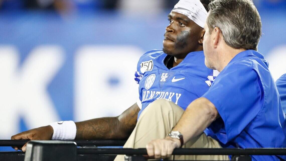 Lexington school kids give injured UK QB Terry Wilson a boost ...