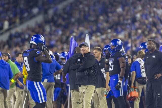 Mark Stoops bemoans penalties, mistakes vs. Vanderbilt | Lexington ...