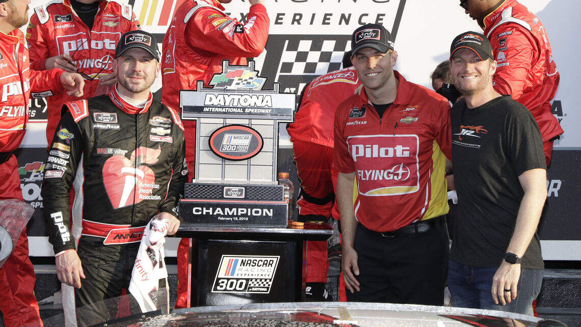 NASCAR crew chief Travis Mack loves the Kentucky Wildcats | Lexington ...