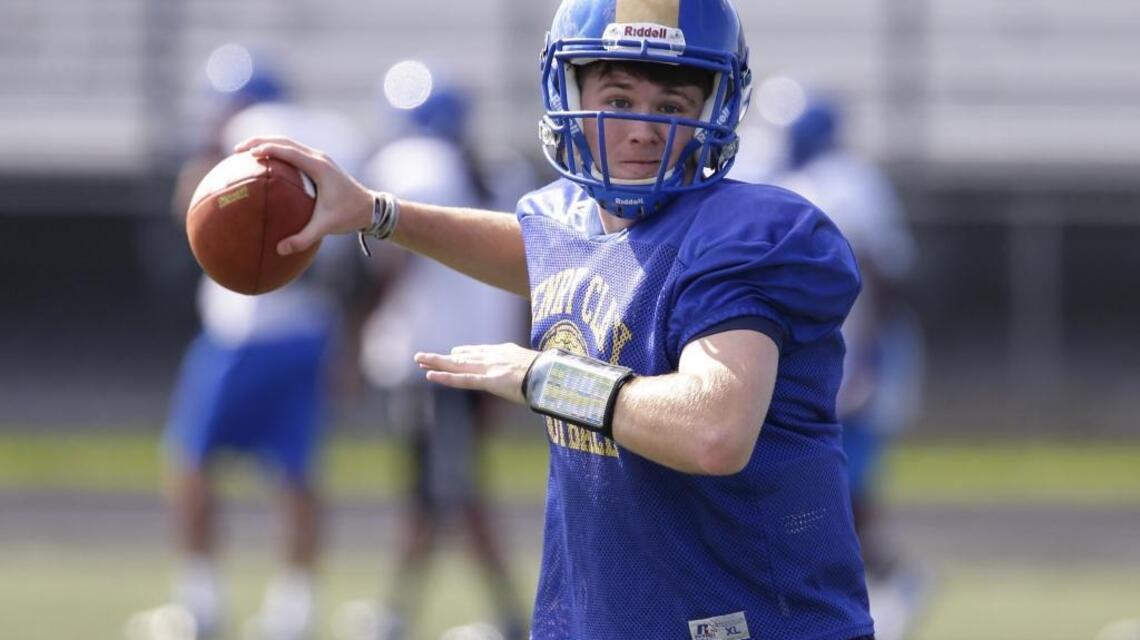 Another Couch will be throwing touchdowns in Lexington this fall ...